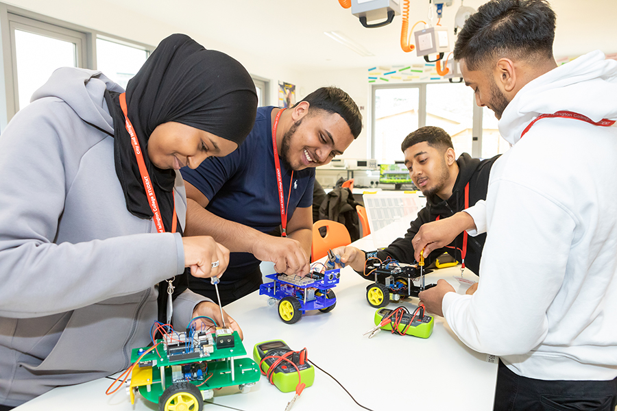 Engineering Courses In London - CCCG